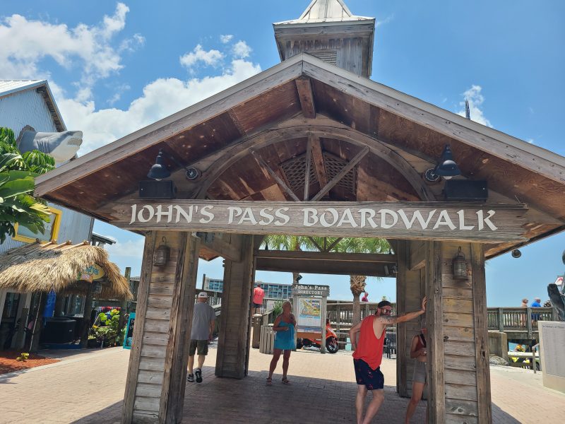 ROYAL REX- Beach Bay – Royal Rexhost Resorts